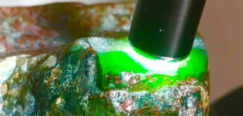 How do miners die on Jade mining in the mountains of Myanmar?